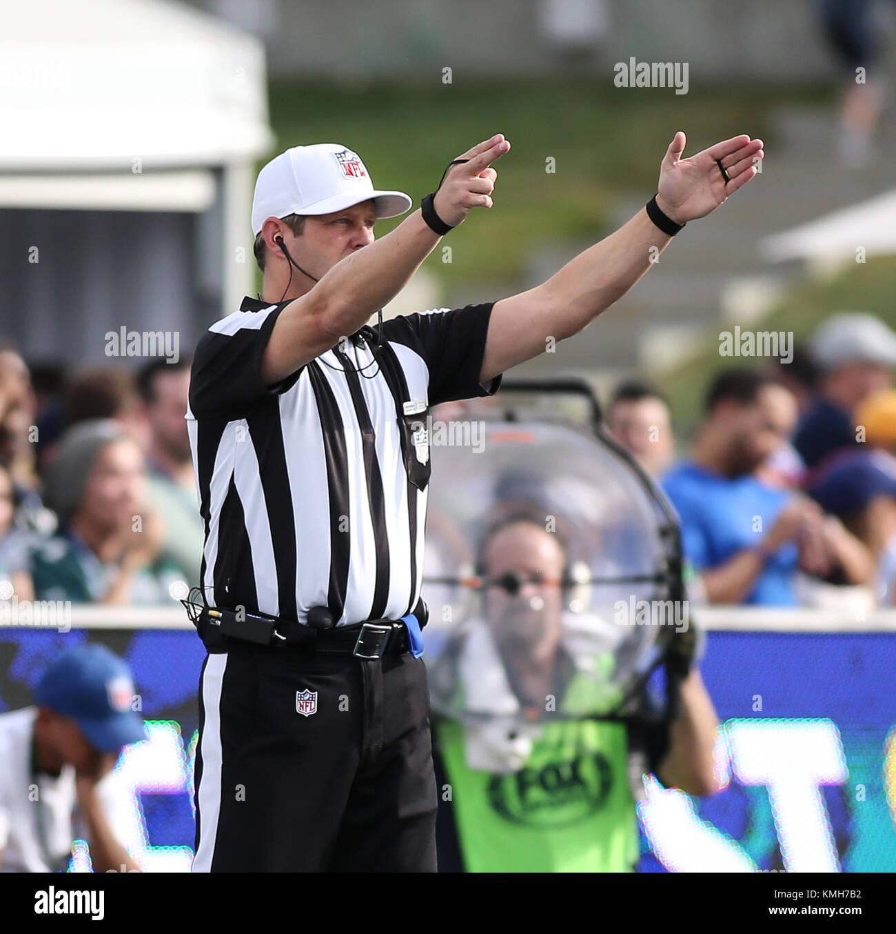 Los Angeles, CA, USA. 10th Dec, 2017. Referee Craig Wrolstad goes to ...