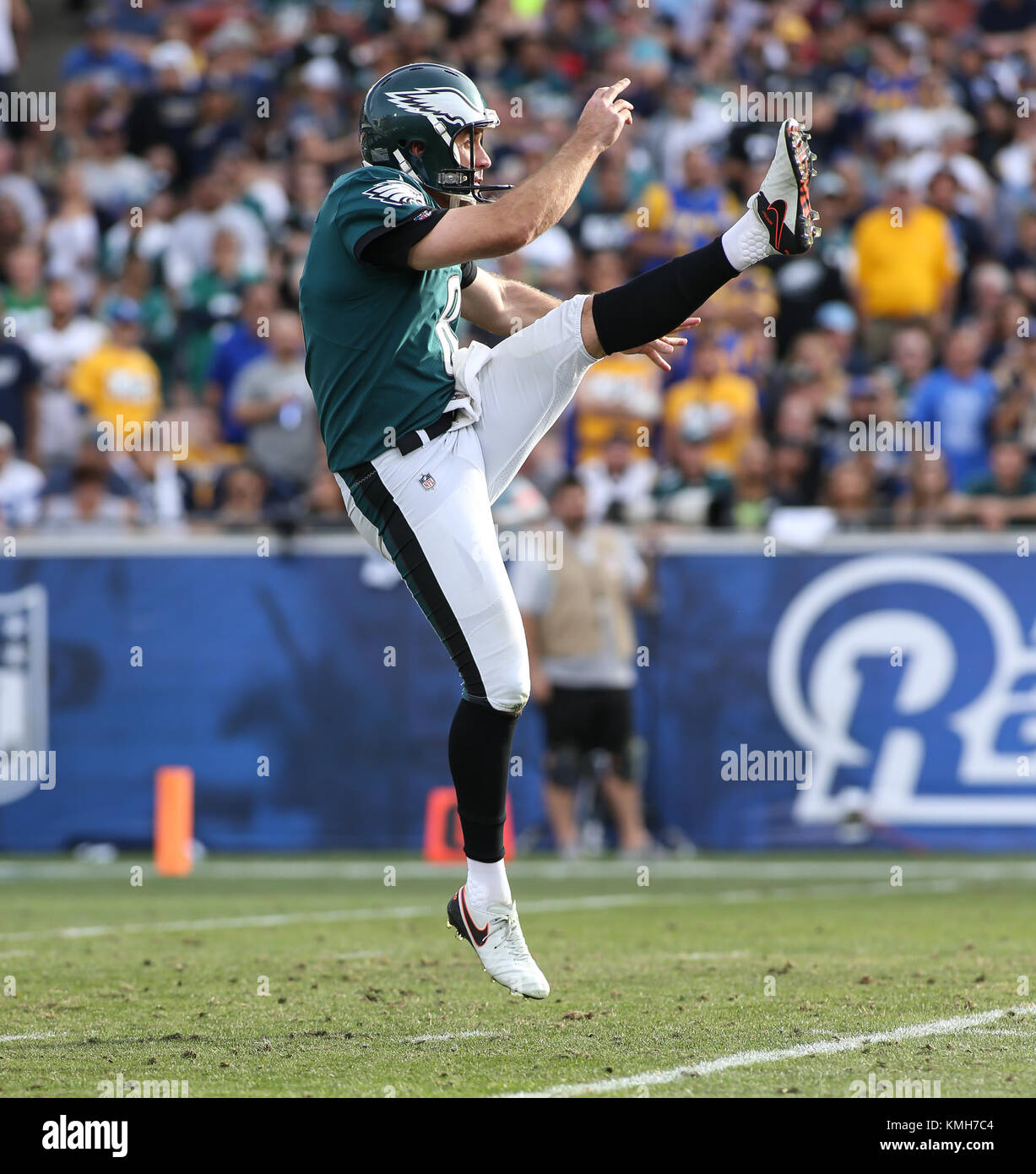 Los Angeles, CA, USA. 10th Dec, 2017. Philadelphia Eagles punter Donnie ...