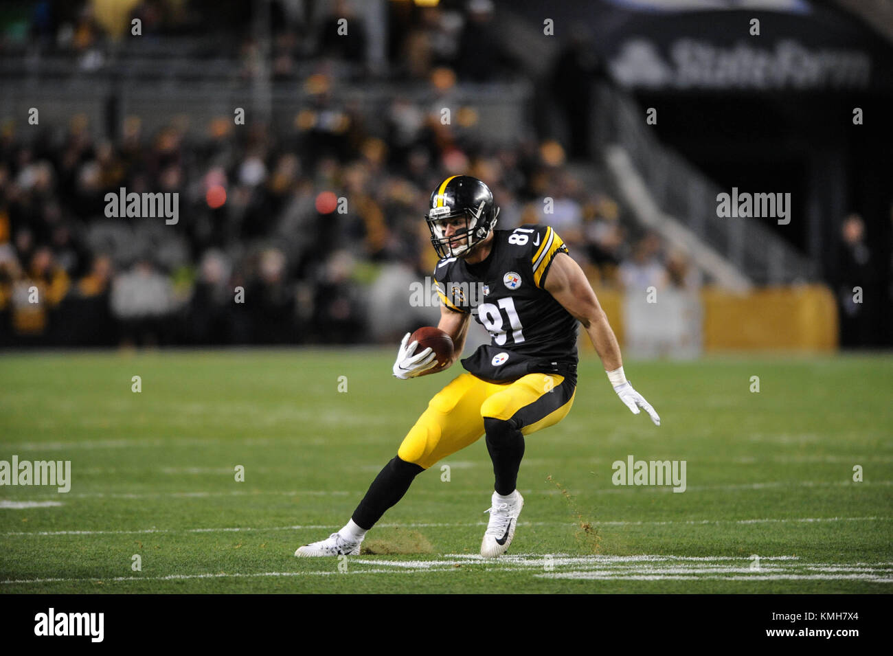 Dec 10th, 2017: Steelers Jesse James #81 during the Baltimore Ravens vs ...