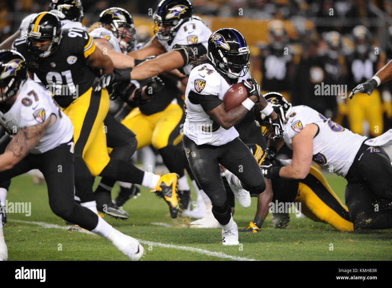 Alex collins ravens hi-res stock photography and images - Alamy