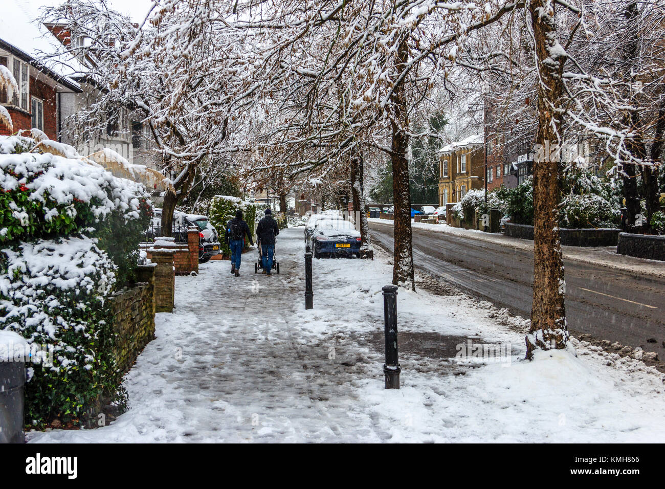 Park lane london snow hi-res stock photography and images - Alamy