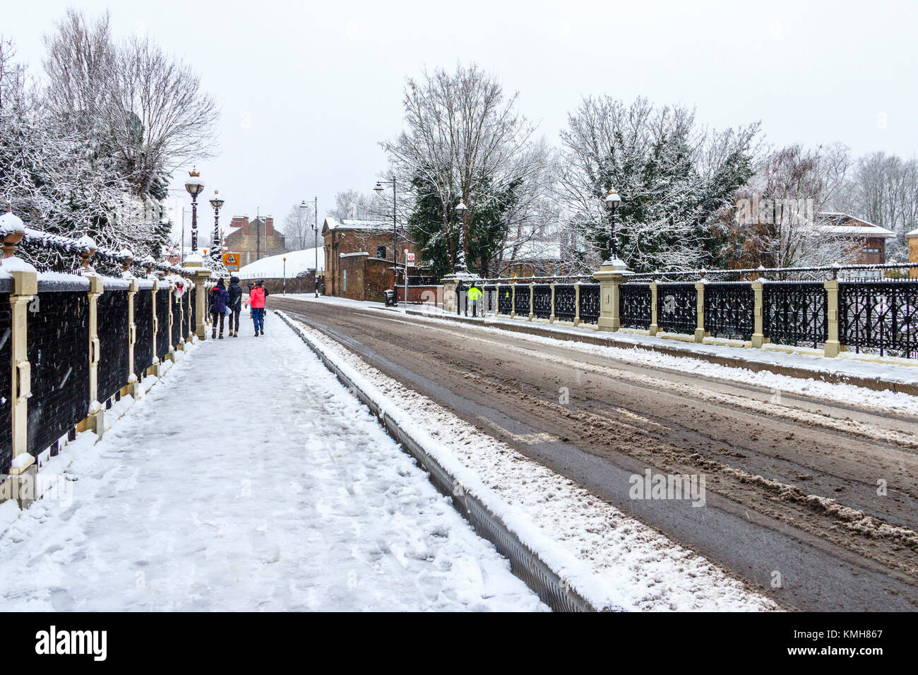 Victorian london snow hi-res stock photography and images - Alamy