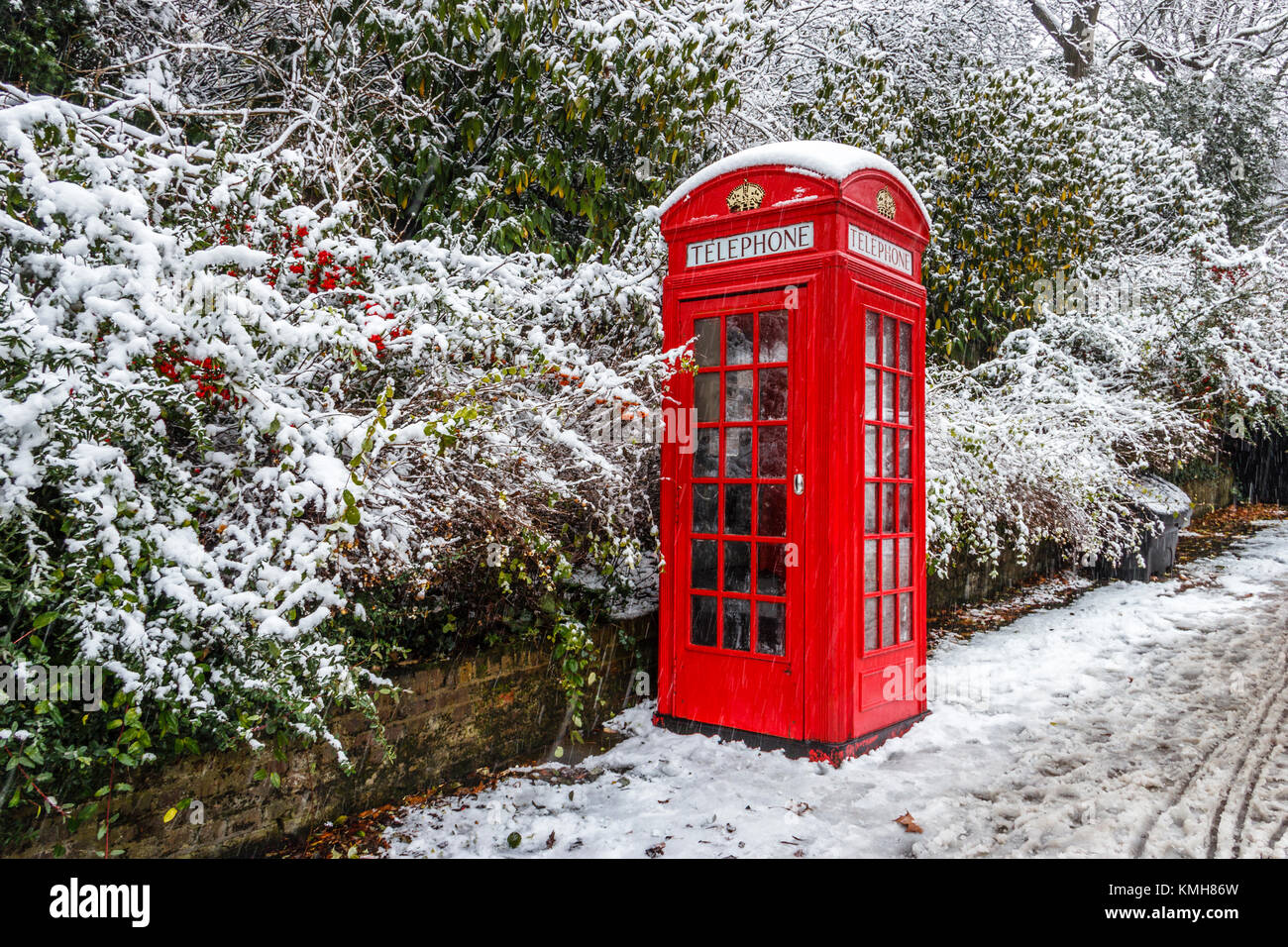 London telephone box highgate hi-res stock photography and images - Alamy