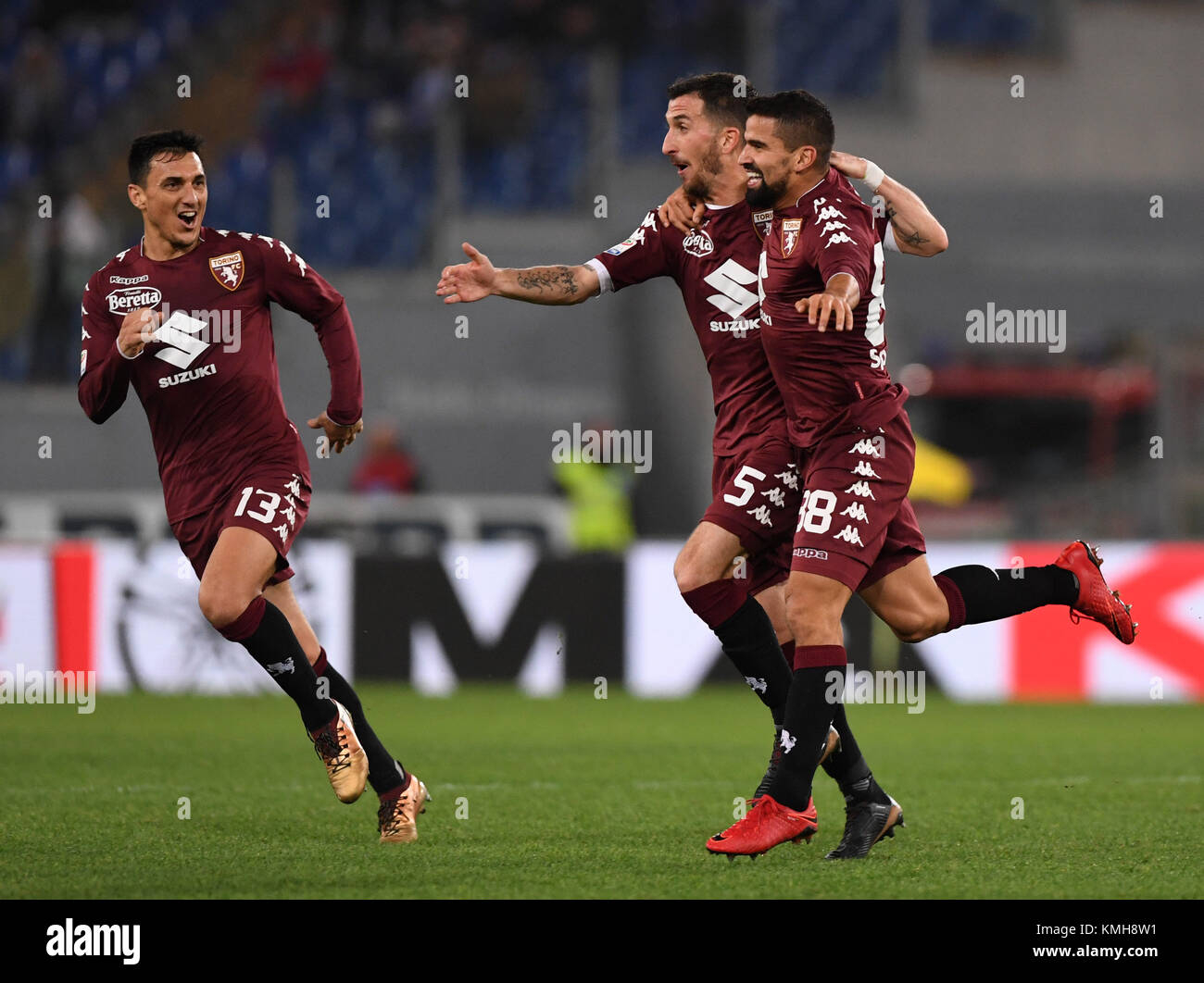 Roma, Italy. 11th Dec, 2017. Torino's Tomas Rincon (1st R) celebrates ...