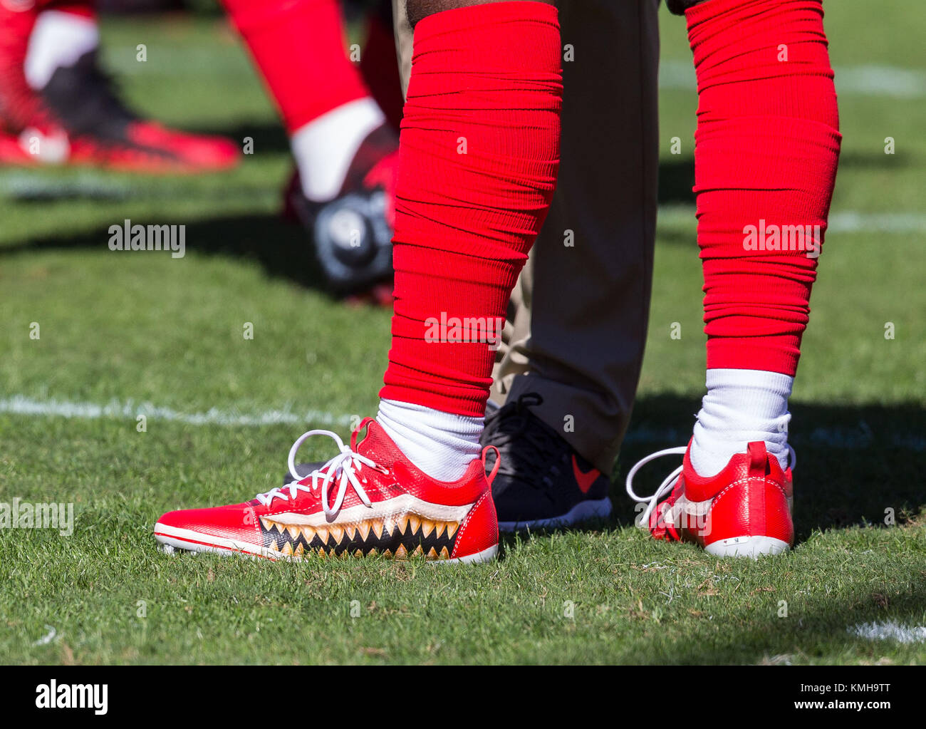 December 10, 2017 - Tampa Bay Buccaneers middle linebacker Kwon ...
