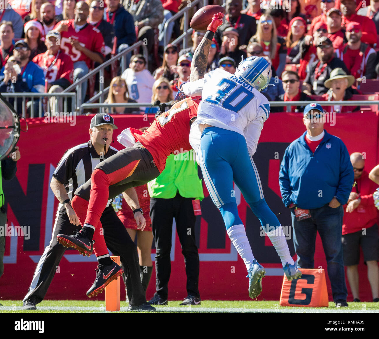 December 10, 2017 - Detroit Lions cornerback Teez Tabor (30) keeps ...