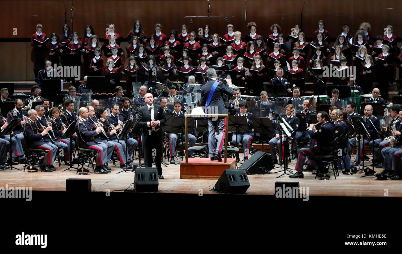 Police orchestra hi-res stock photography and images - Alamy