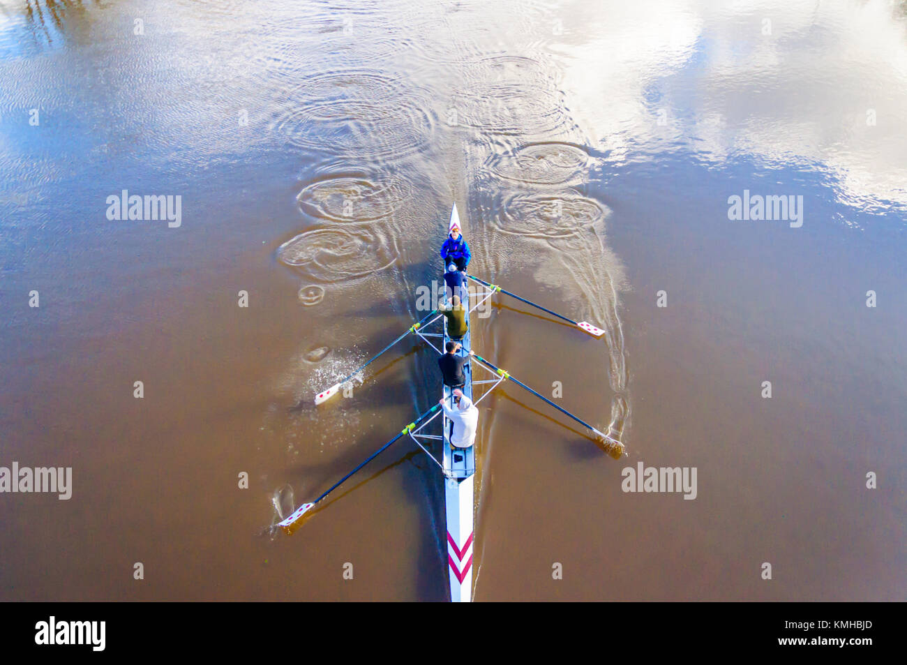 Glasgow, Scotland, UK. 17th February, 2018. UK Weather. Male rowers and ...