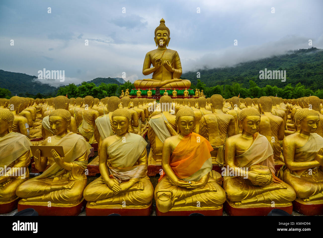 Buddhism memorial park hi-res stock photography and images - Alamy