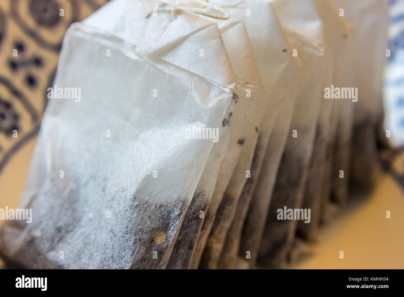 Row of tea bags hi-res stock photography and images - Alamy