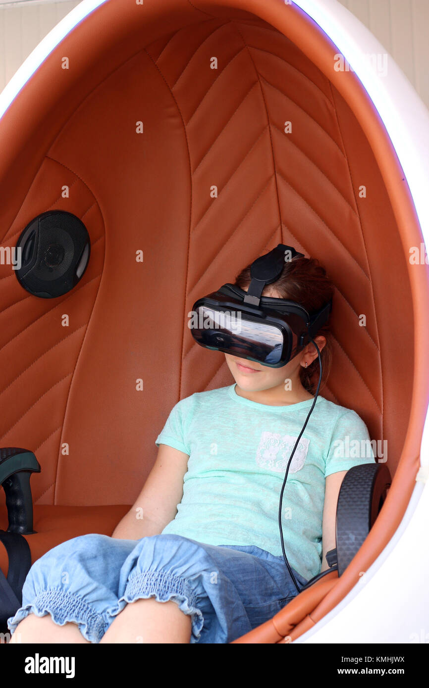 little girl with virtual reality headset Stock Photo - Alamy