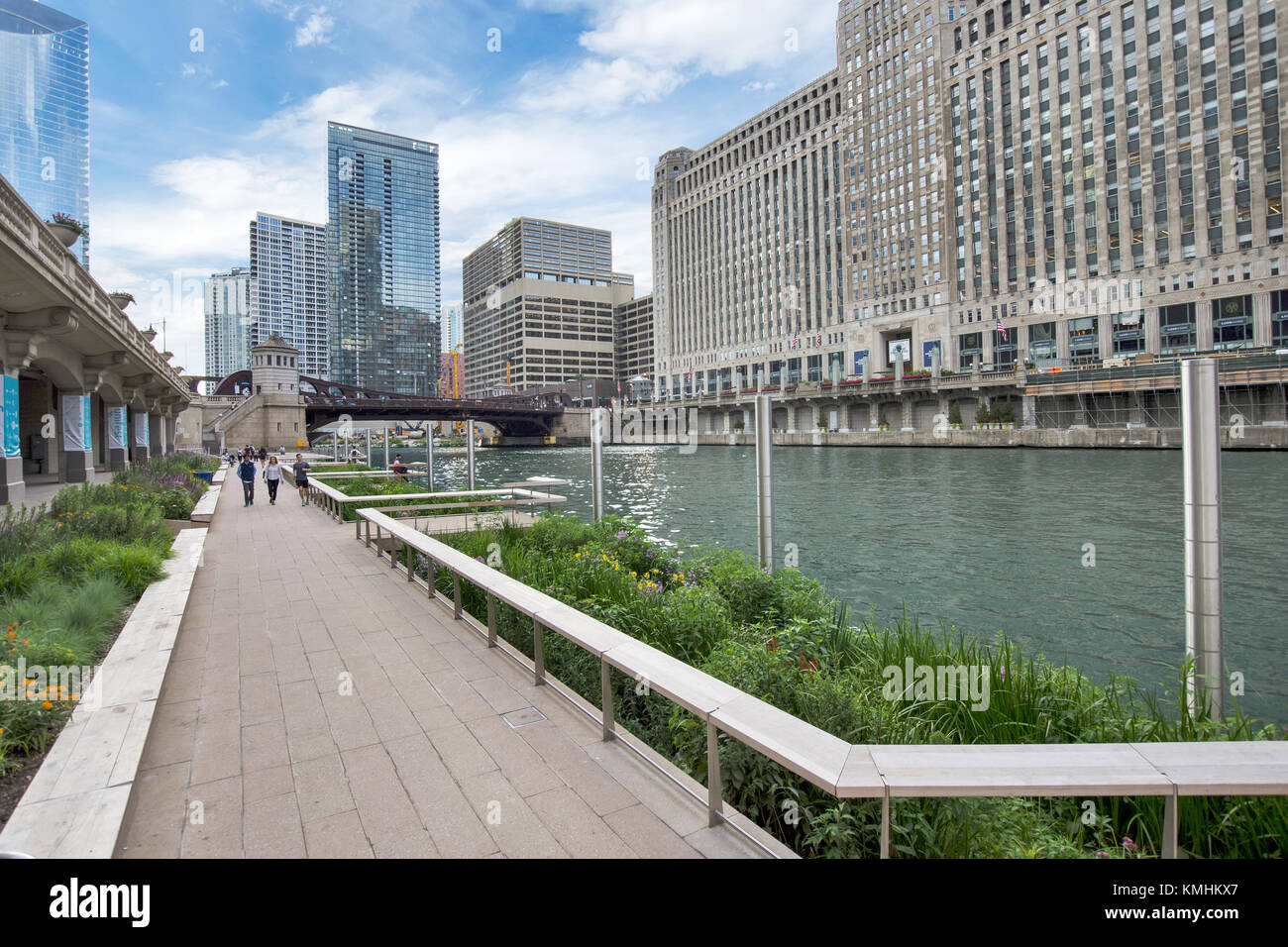 Northern Chicago River Riverwalk on North Branch Chicago River in ...