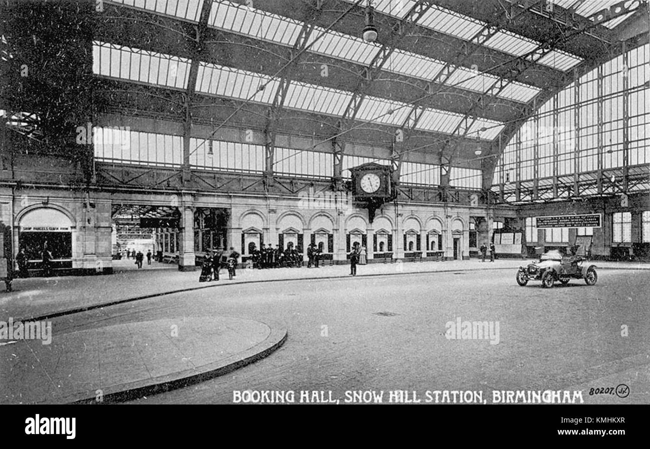 Snow Hill booking hall, 1914, old postcard Stock Photo - Alamy