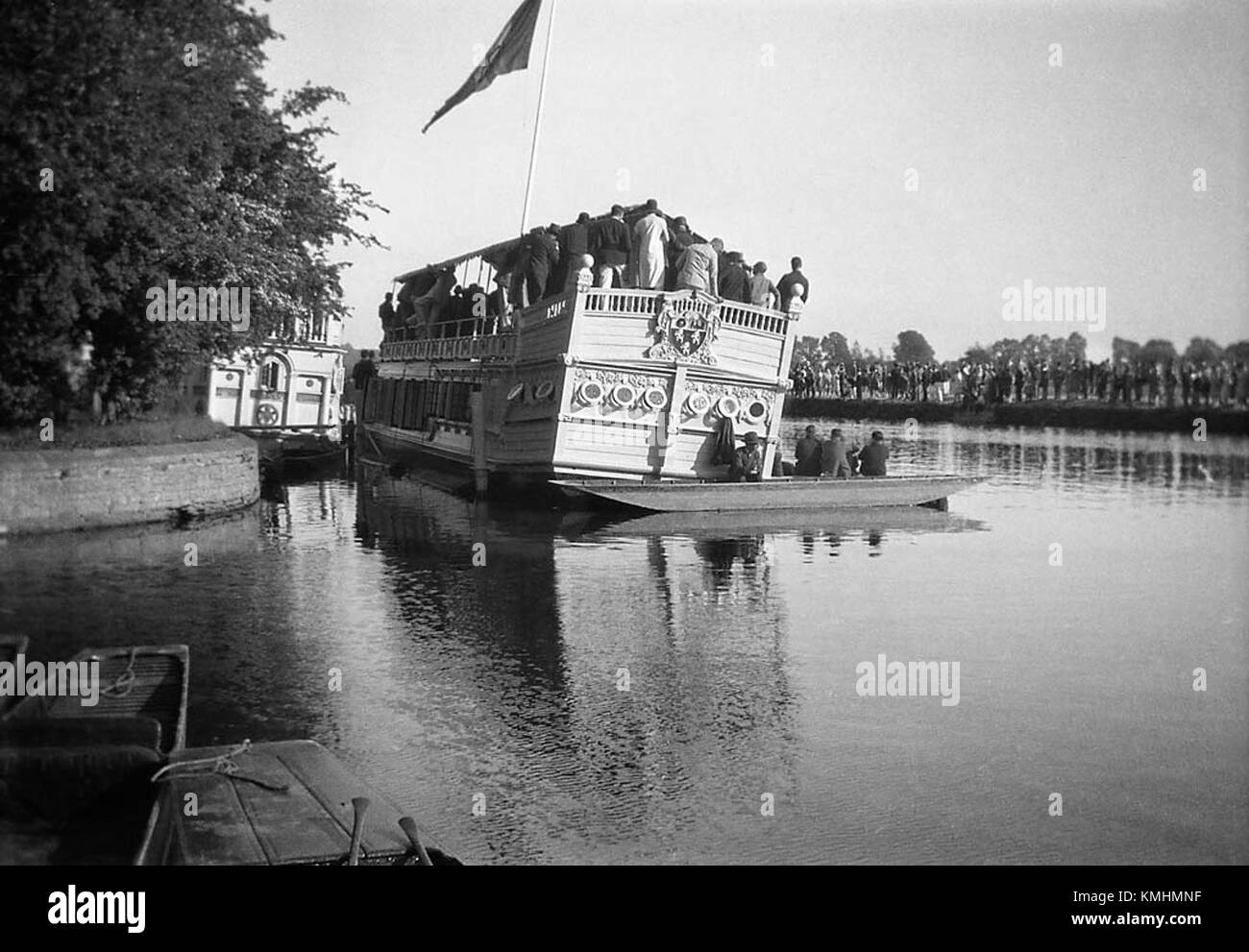 Thames barge races hi-res stock photography and images - Alamy