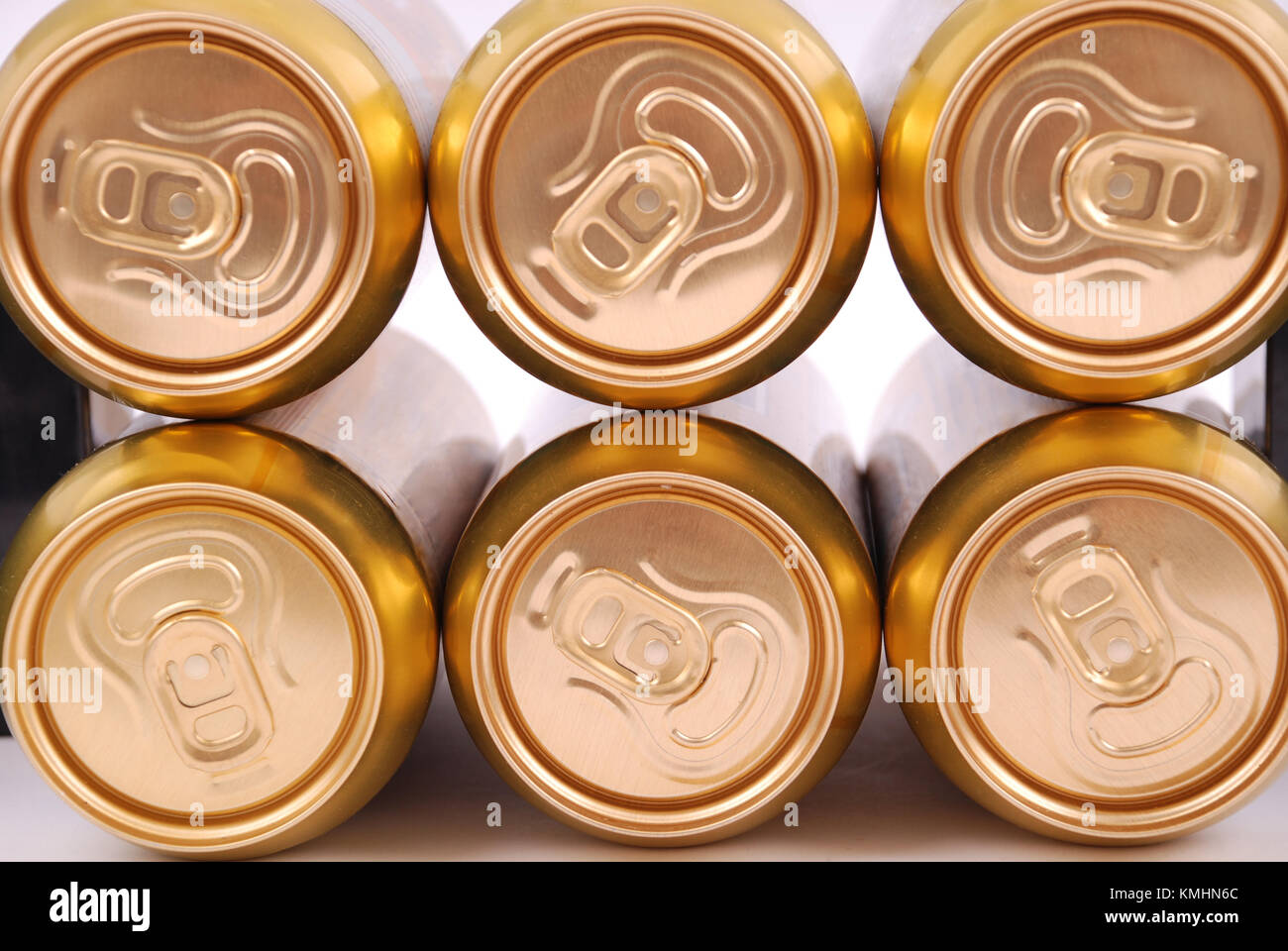Metal beer cans background. Mass production background Stock Photo - Alamy