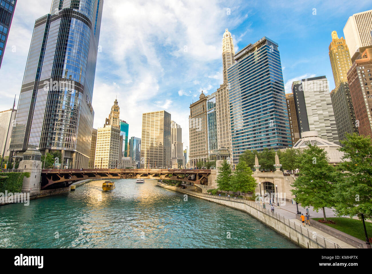 Northern Chicago River Riverwalk on North Branch Chicago River in ...