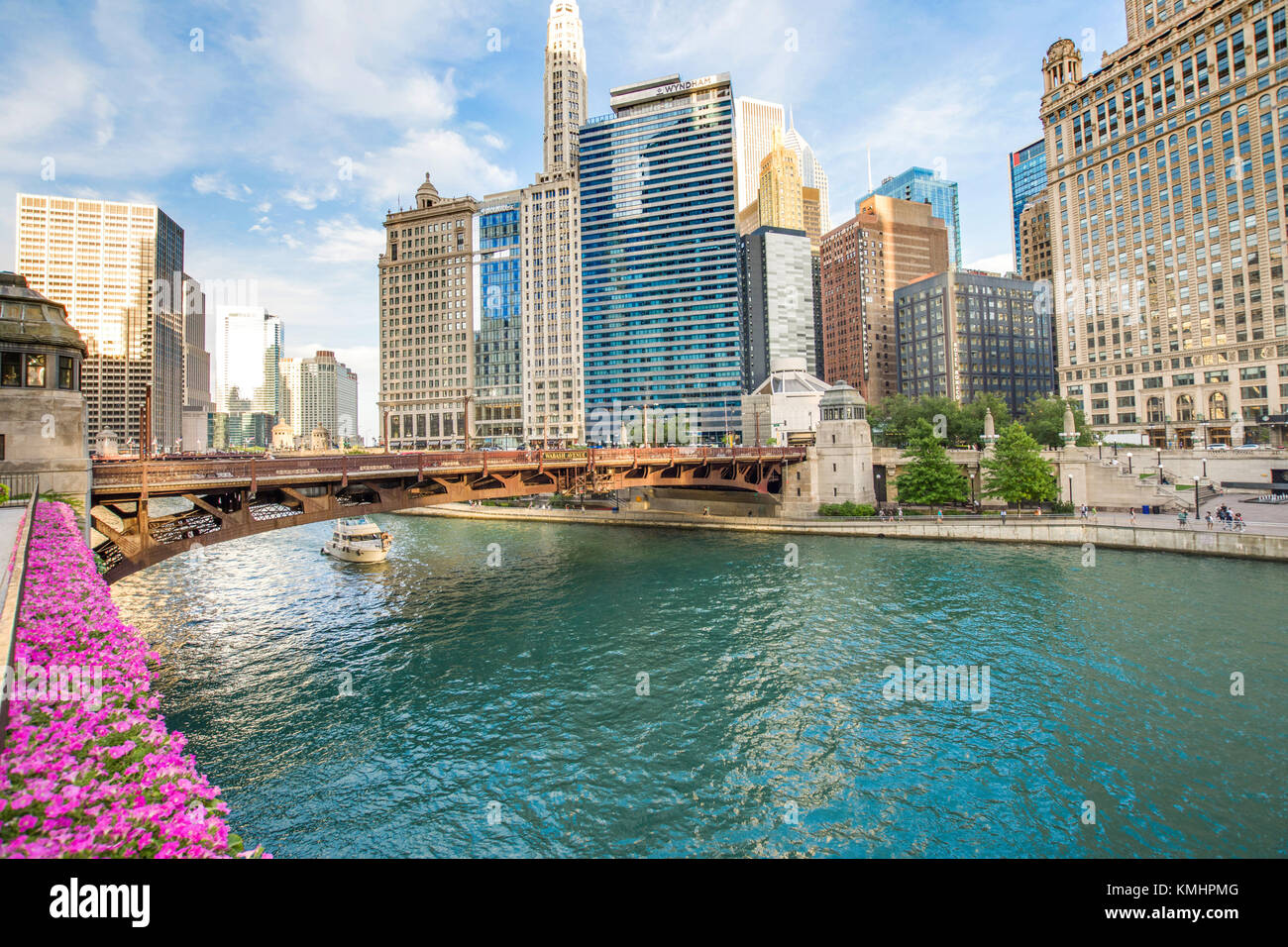 Northern Chicago River Riverwalk on North Branch Chicago River in ...