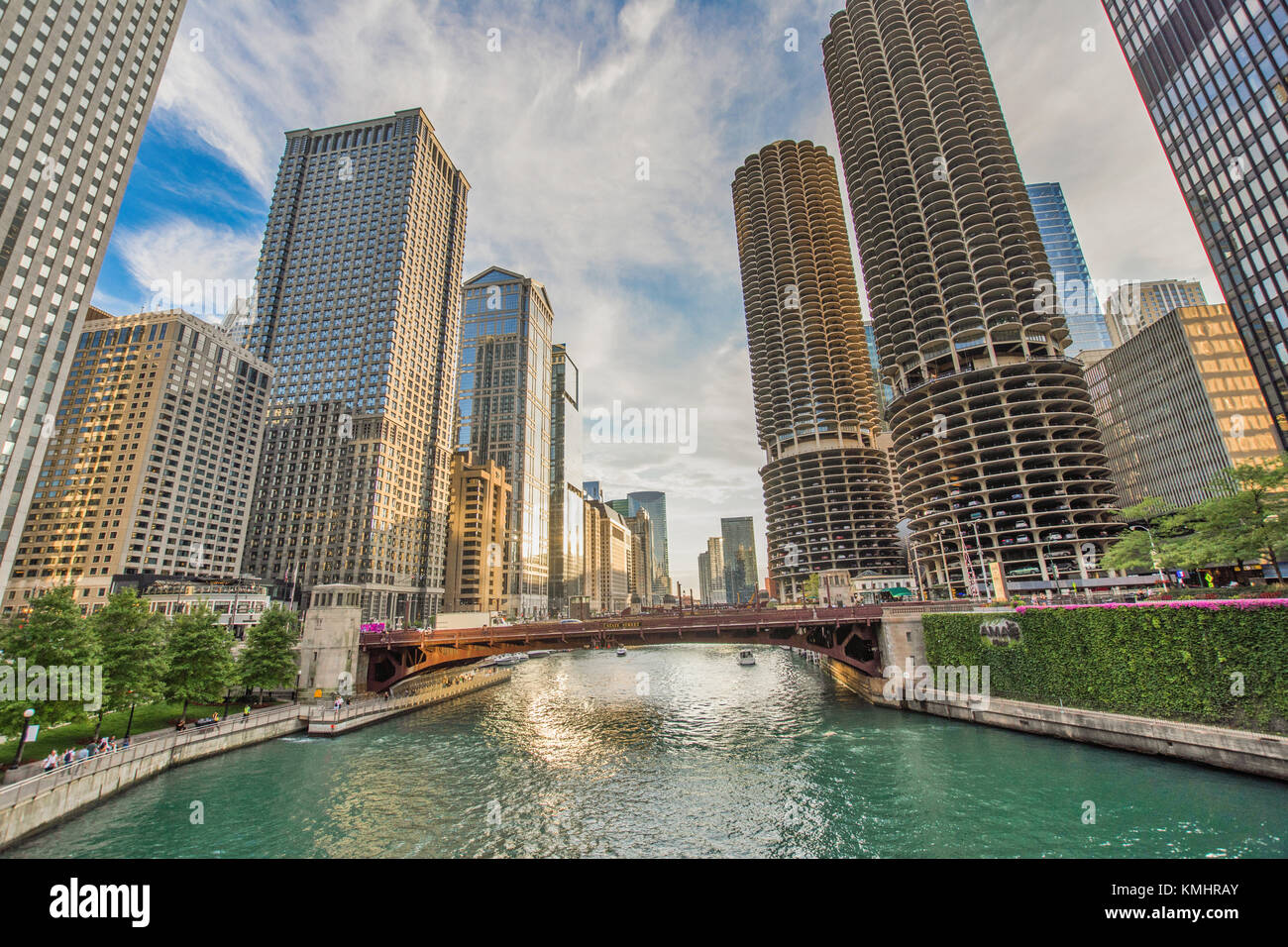 Northern Chicago River Riverwalk on North Branch Chicago River in ...