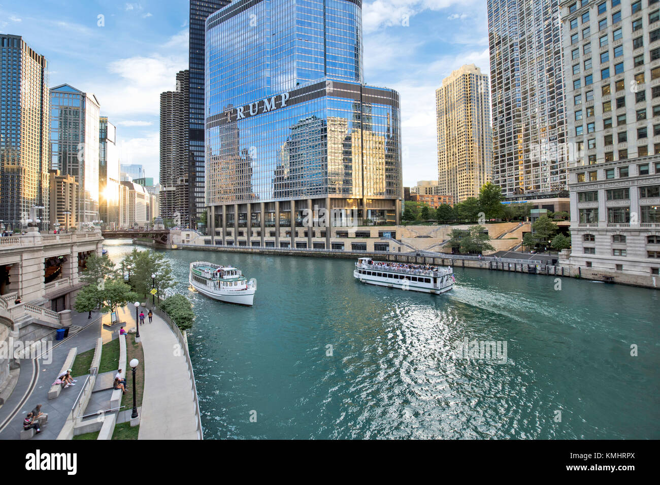 Northern Chicago River Riverwalk on North Branch Chicago River in ...