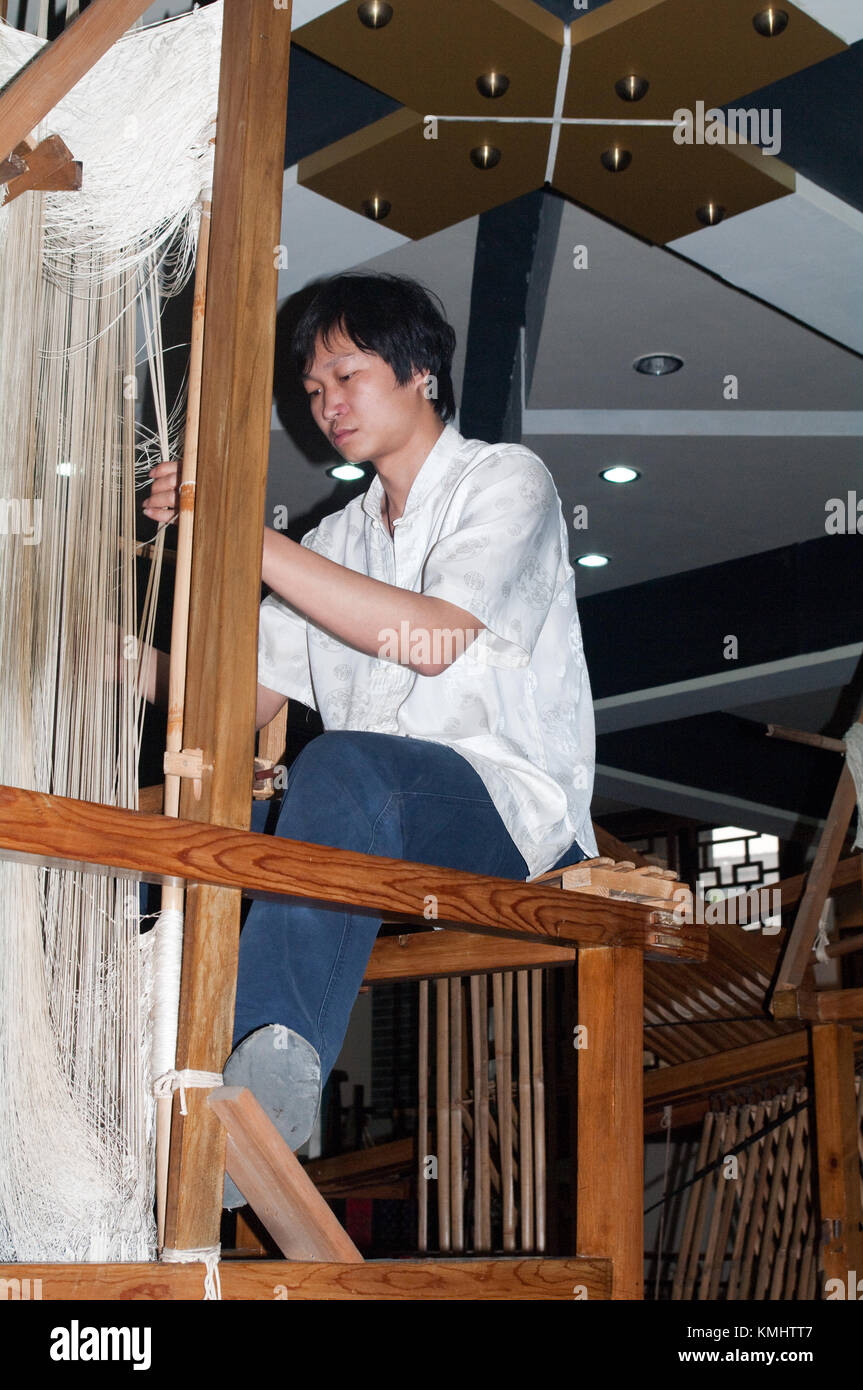 Loom machine hi-res stock photography and images - Alamy