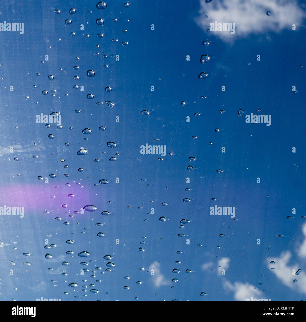 Wet glass texture hi-res stock photography and images - Alamy