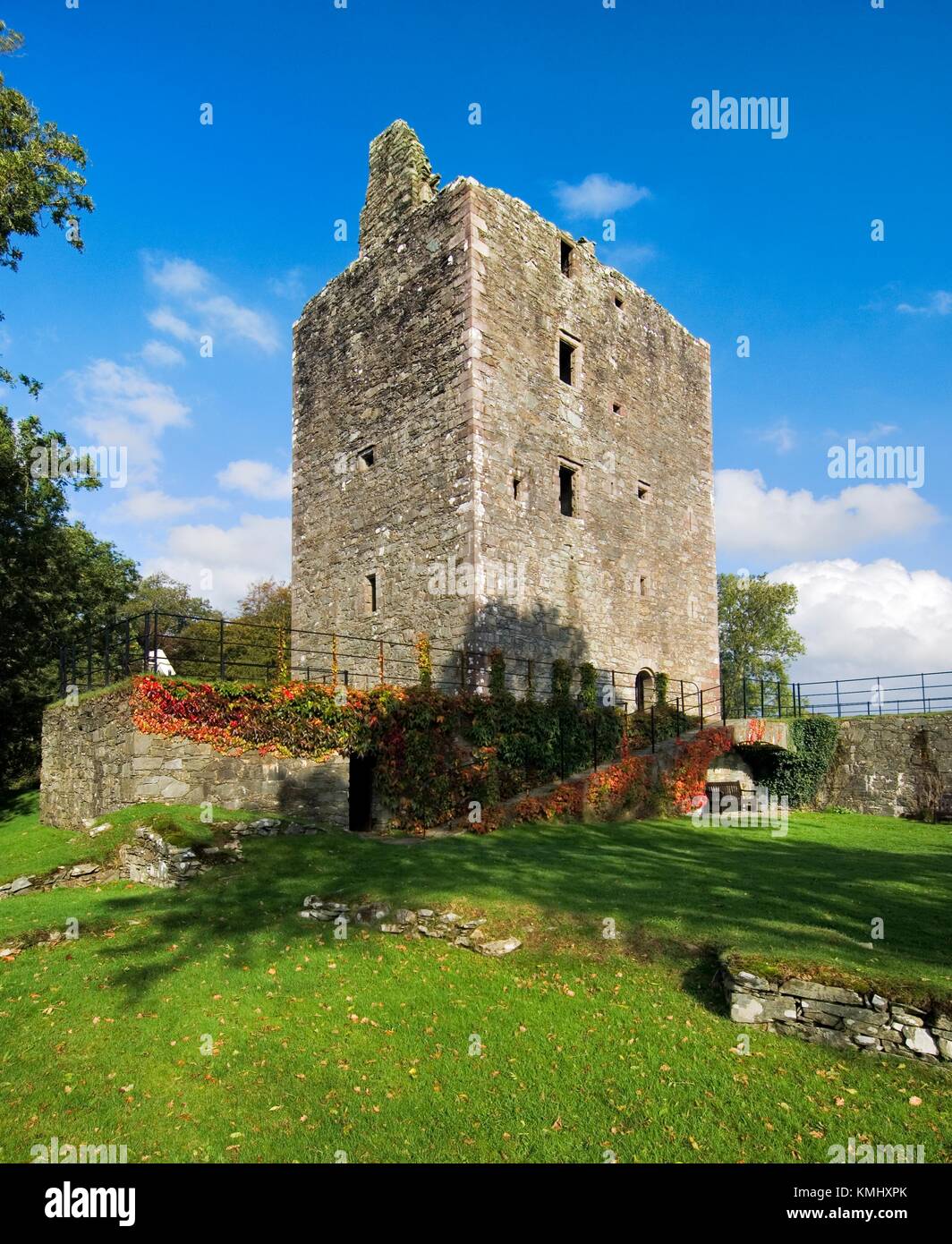 Cardoness Castle, Gatehouse of Fleet, Dumfries and Galloway region ...