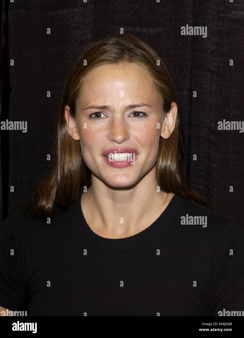 Jennifer garner alias 2002 hi-res stock photography and images - Alamy