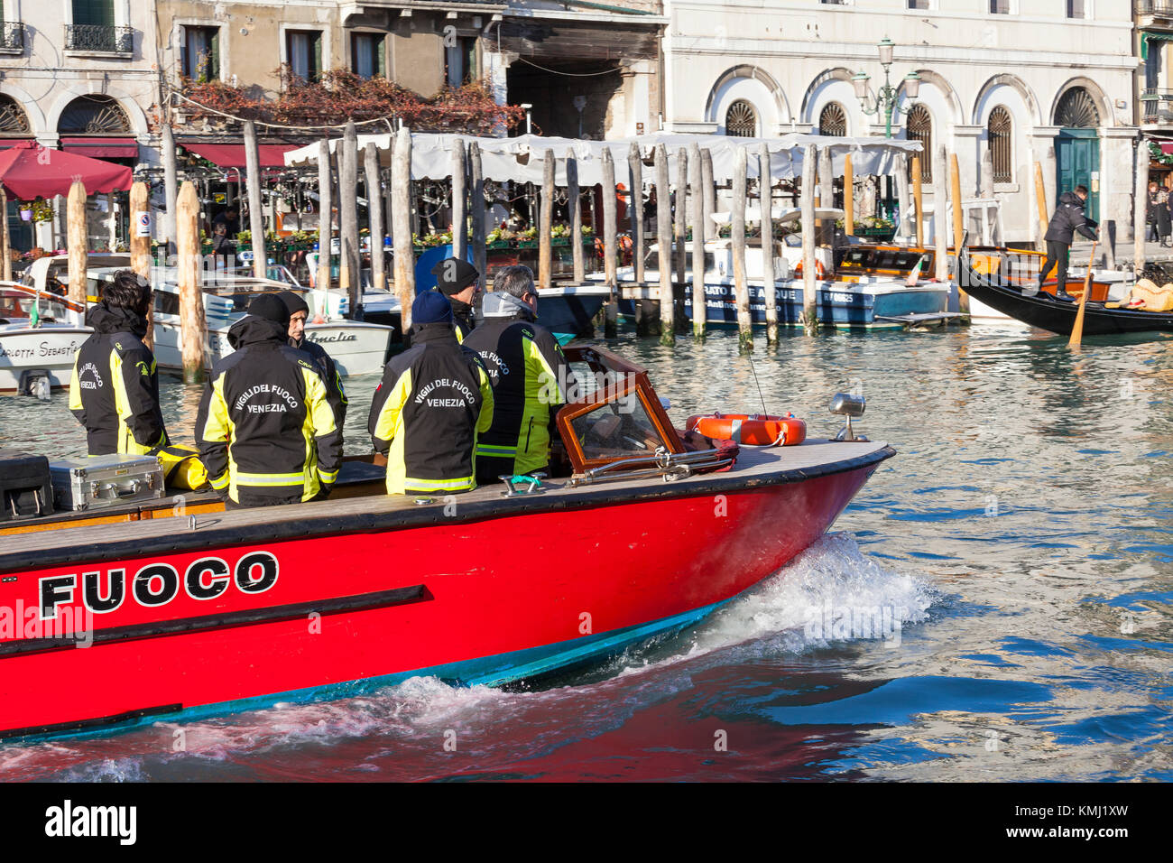 Italian fire rescue service hi-res stock photography and images - Alamy