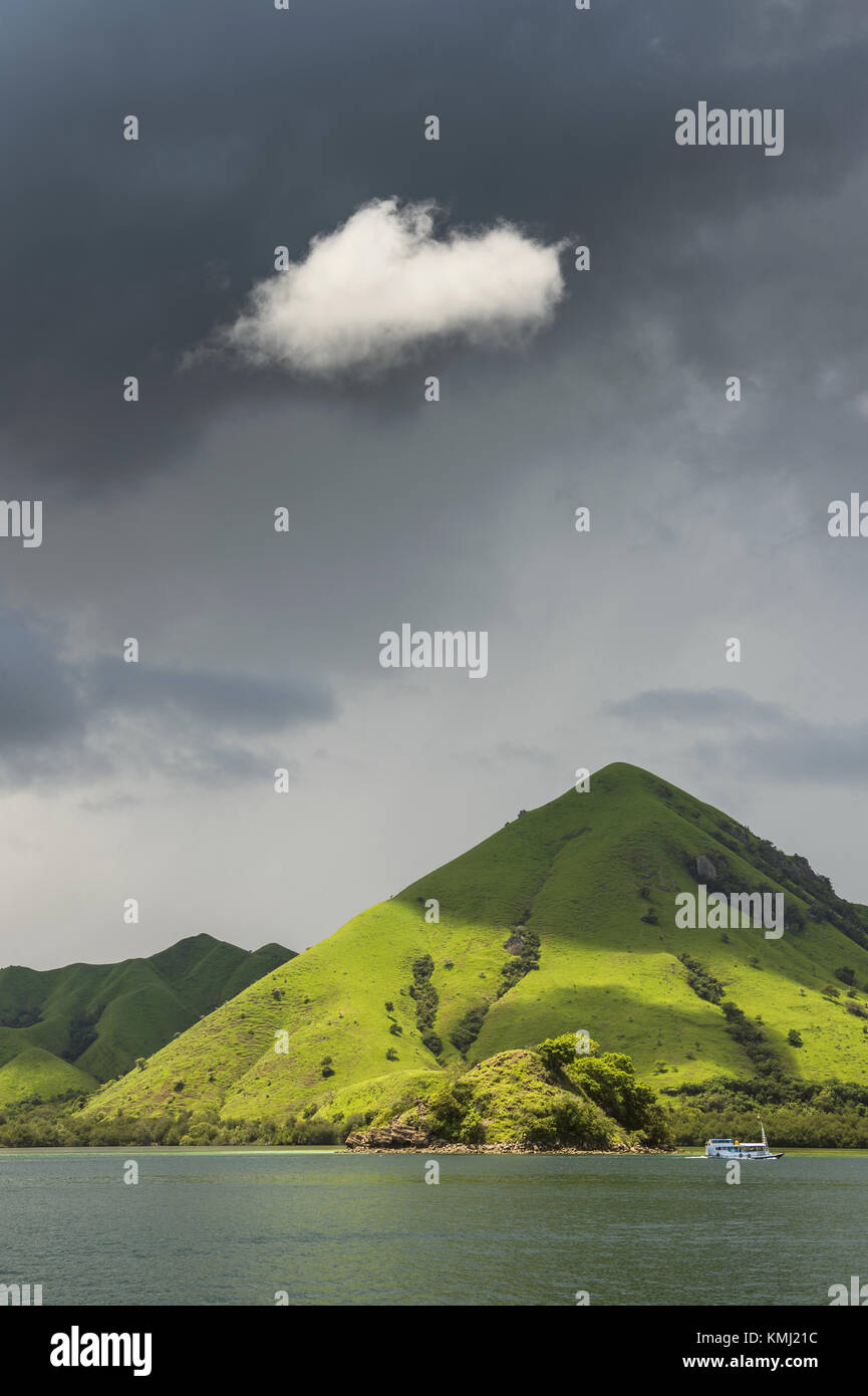 Lesser sunda islands travel hi-res stock photography and images - Alamy