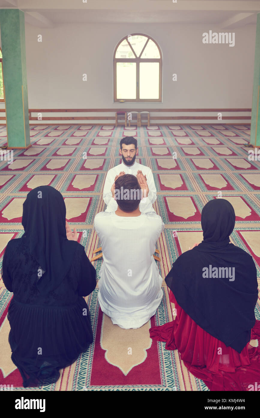 Islamic Wedding Stock Photos & Islamic Wedding Stock Images - Alamy