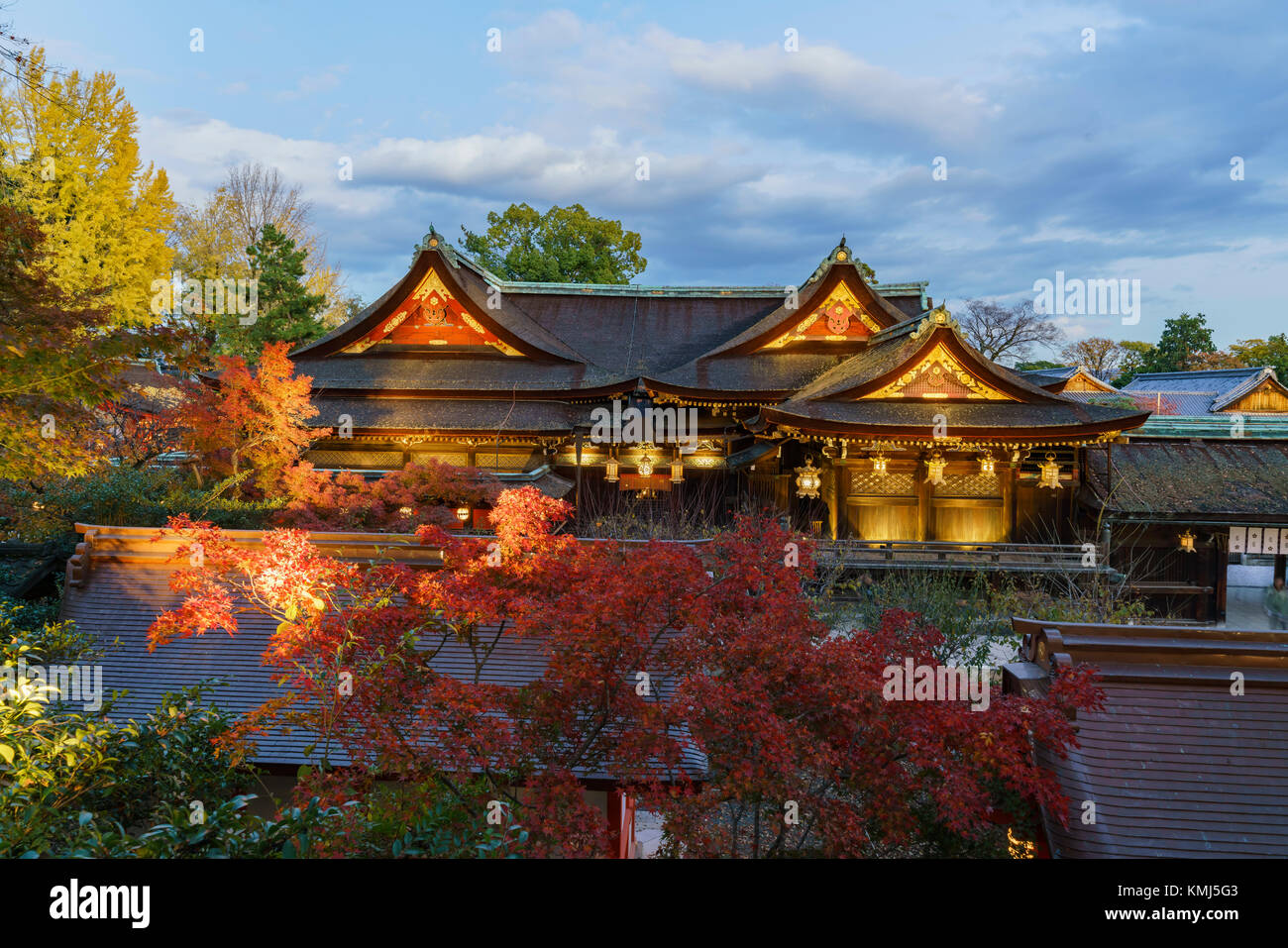 Beautiful night fall color, main building of Kitano Tenmangu at Kyoto ...
