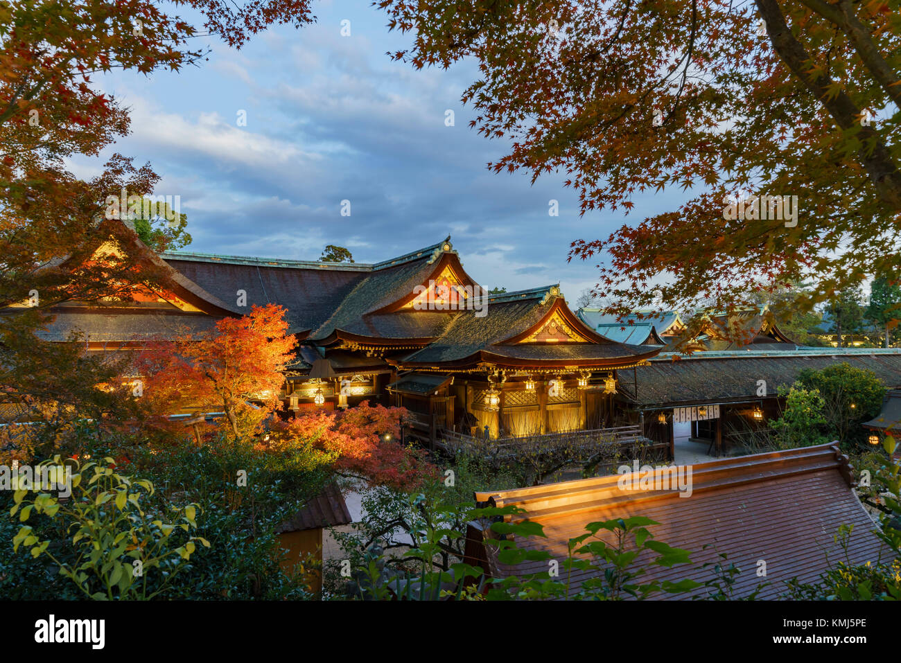 Beautiful night fall color, main building of Kitano Tenmangu at Kyoto ...