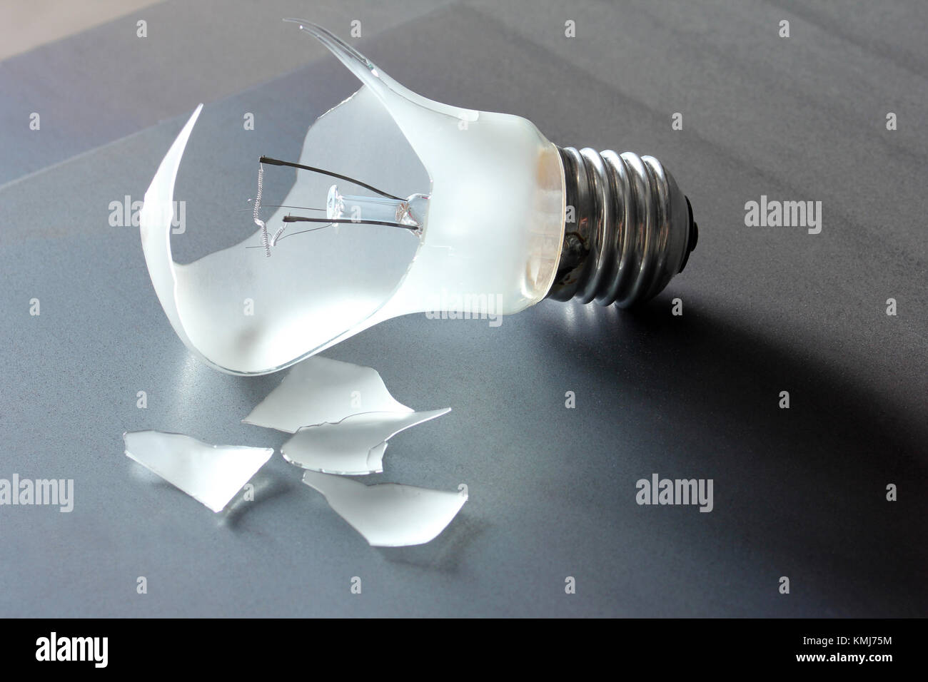 Group of electric bulb broken hi-res stock photography and images - Alamy