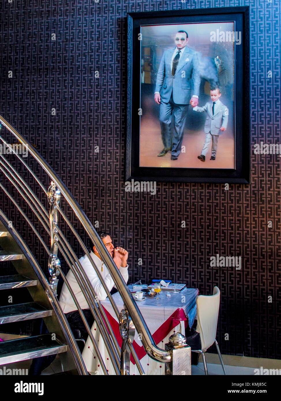 One person restaurant hi-res stock photography and images - Alamy