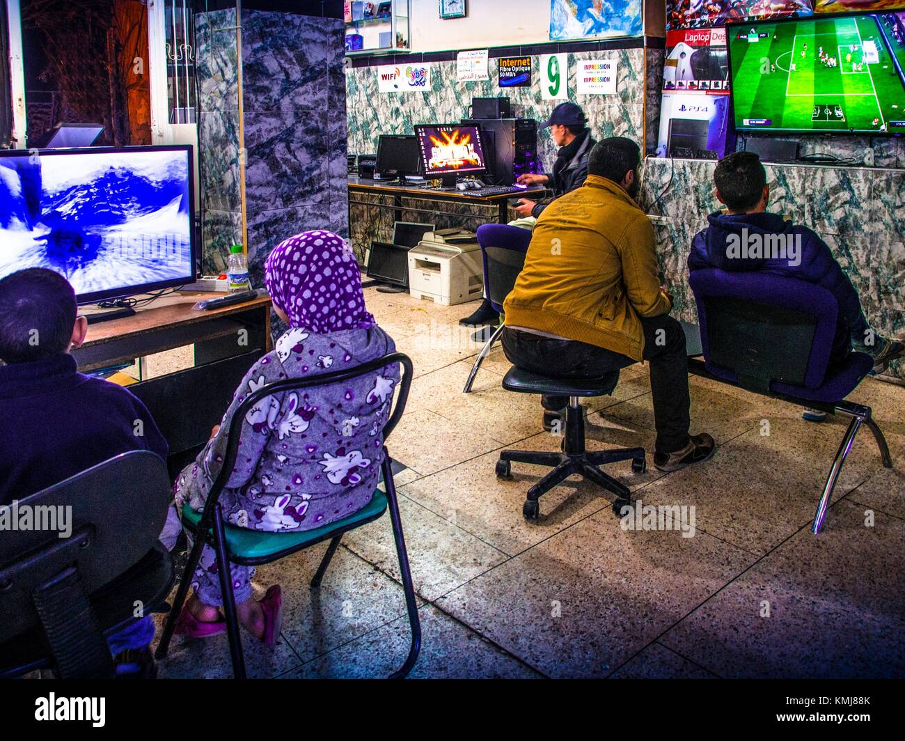 Internet cafe africa High Resolution Stock Photography and Images - Alamy