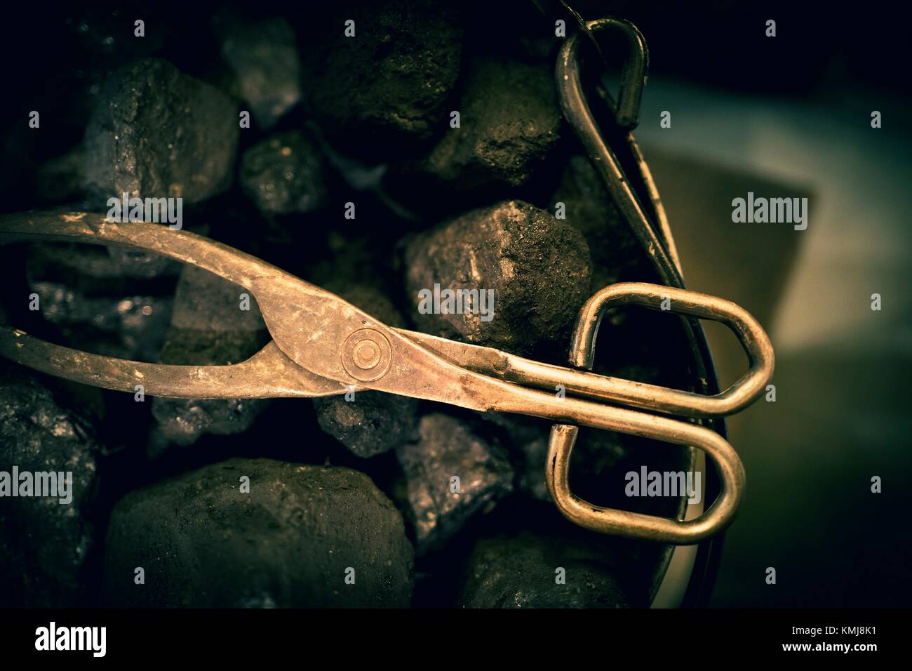 Coal tongs hi-res stock photography and images - Alamy