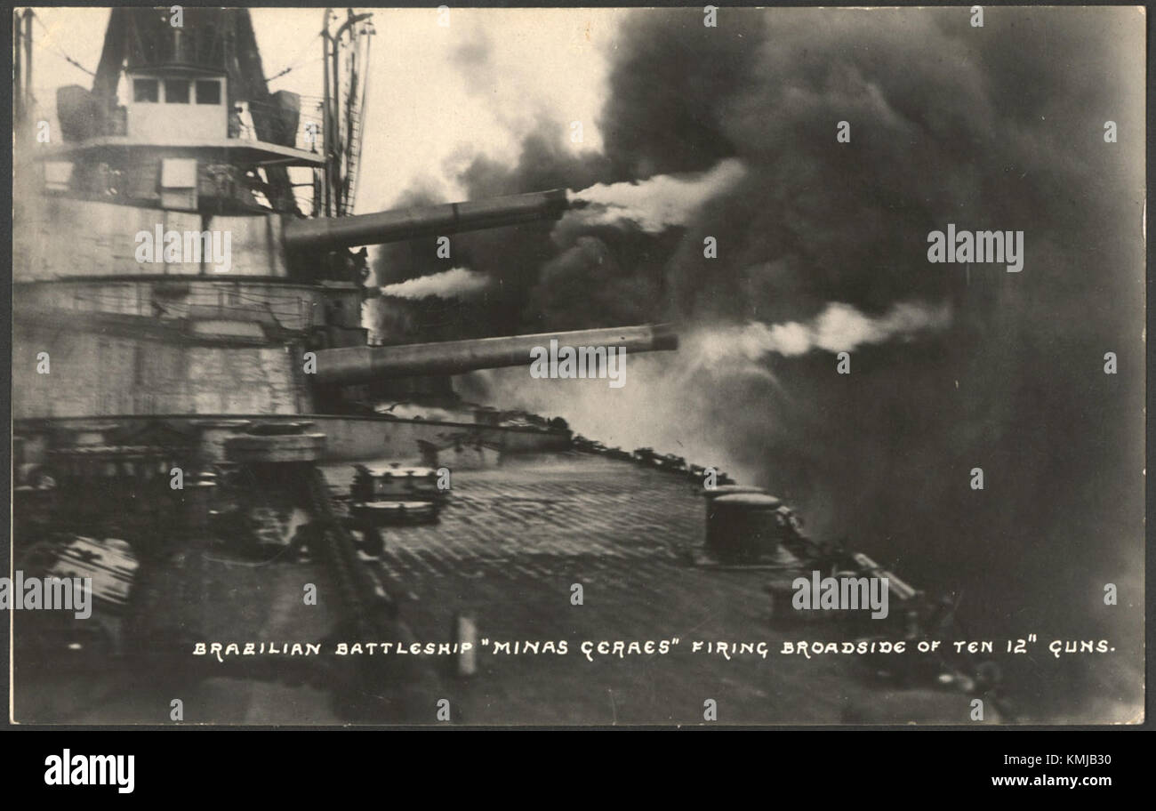 Firing a broadside hi-res stock photography and images - Alamy