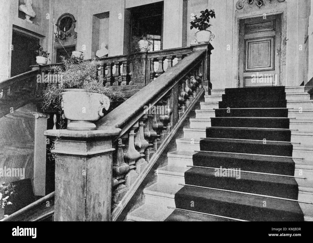 Steninge slott huvudtrappan 1967 Stock Photo - Alamy