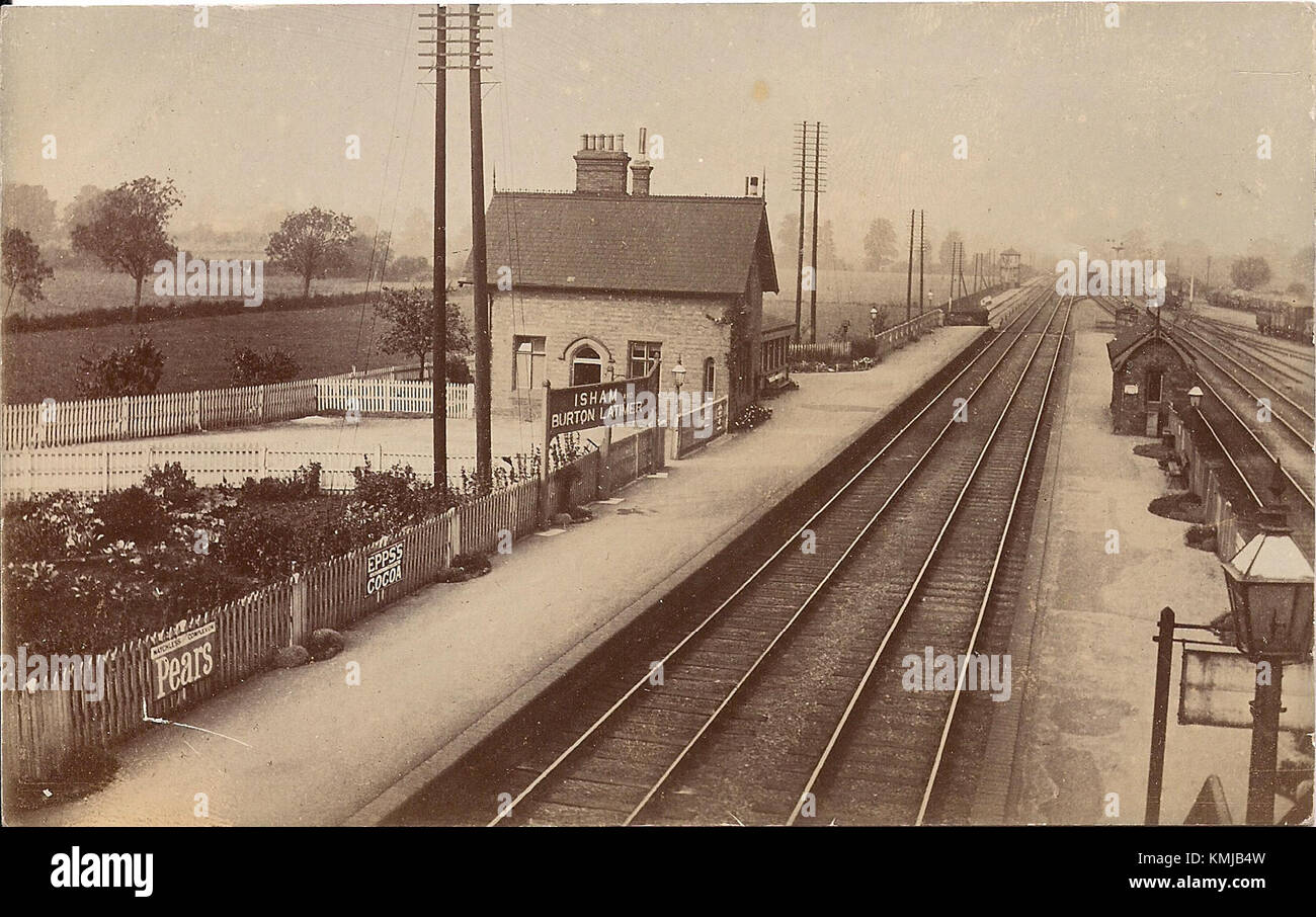 Isham and Burton Latimer station Stock Photo - Alamy