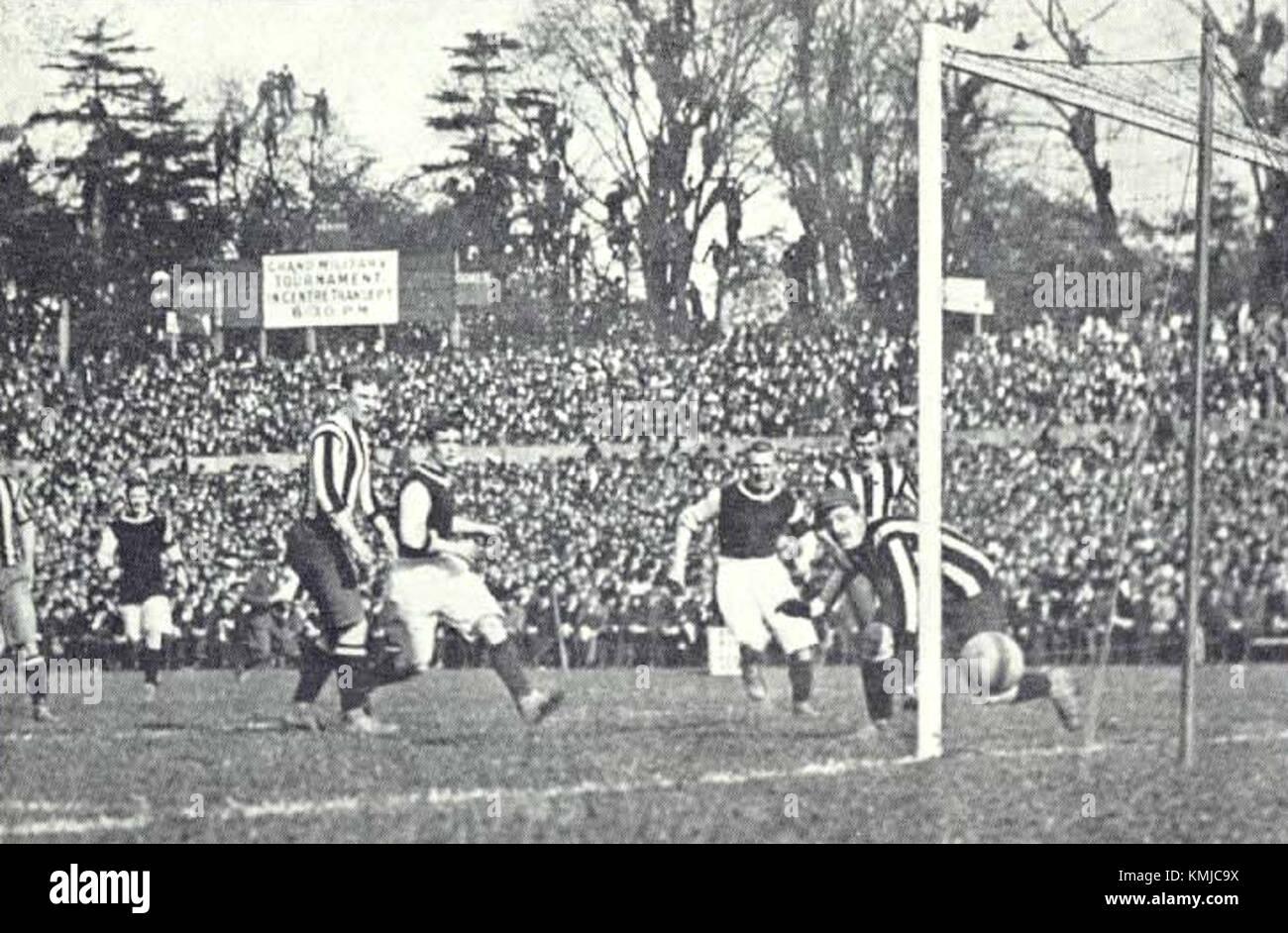 1905 fa cup final hi-res stock photography and images - Alamy