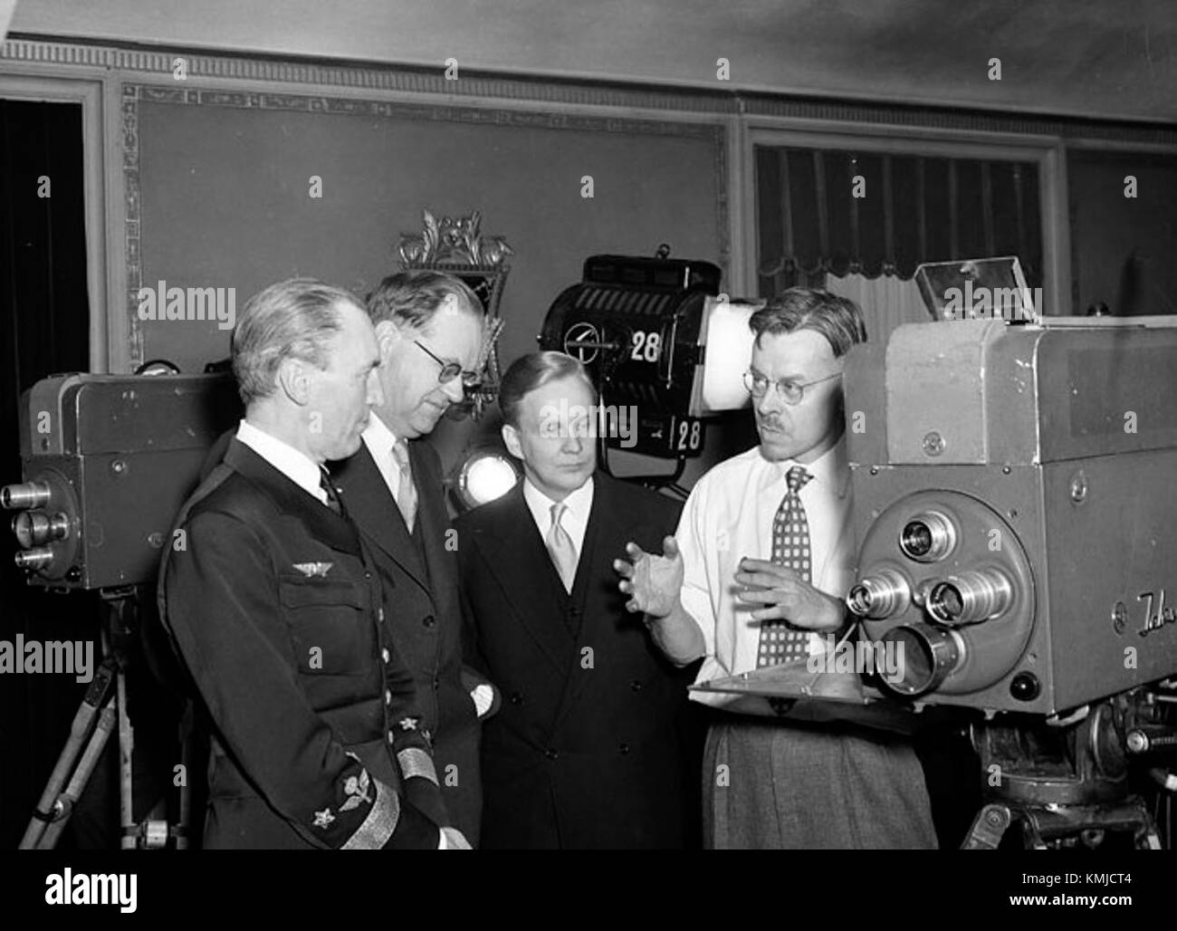 1950's tv broadcast camera hi-res stock photography and images - Alamy