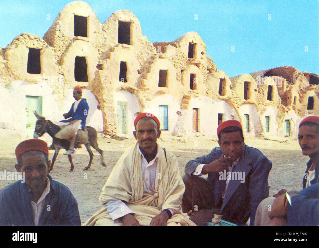 Tunisian headwear hi-res stock photography and images - Alamy