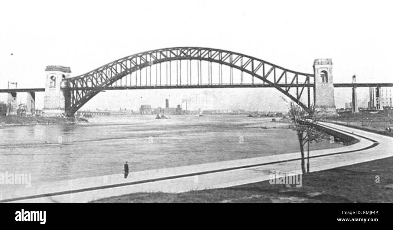 The Hell Gate Bridge in New York, photographed in 1928 by CJ Allen, is ...