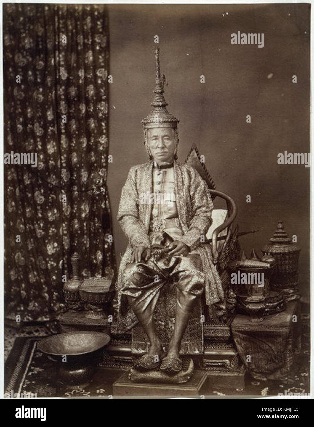 King portrait sitting hi-res stock photography and images - Alamy