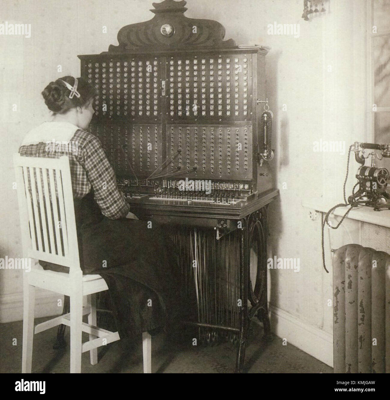 Historical telephone operator hi-res stock photography and images - Alamy