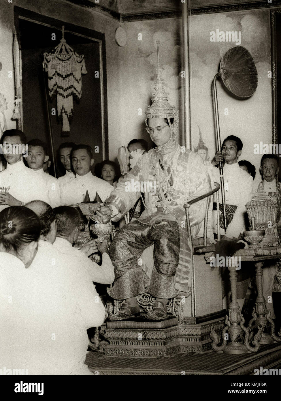 Rama ix coronation hi-res stock photography and images - Alamy