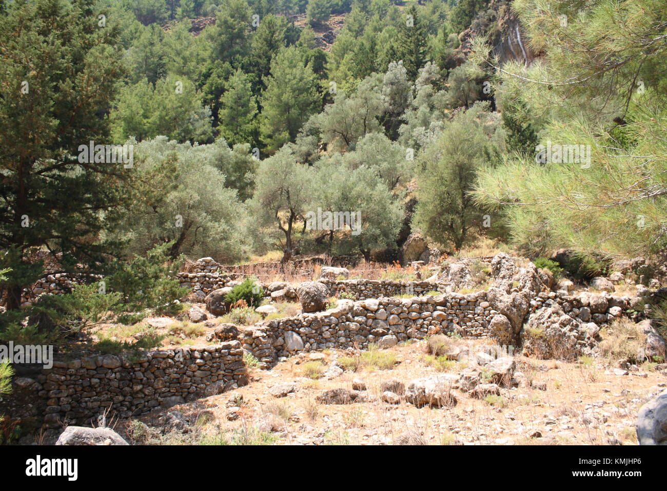 Walls and ruins in abandoned village in Samaria Gorge on Crete Stock ...