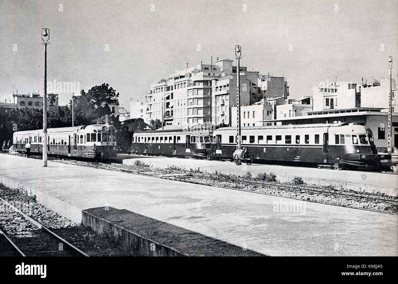 Gare de Tunis is the main railway station in Tunis, Tunisia. It is a ...