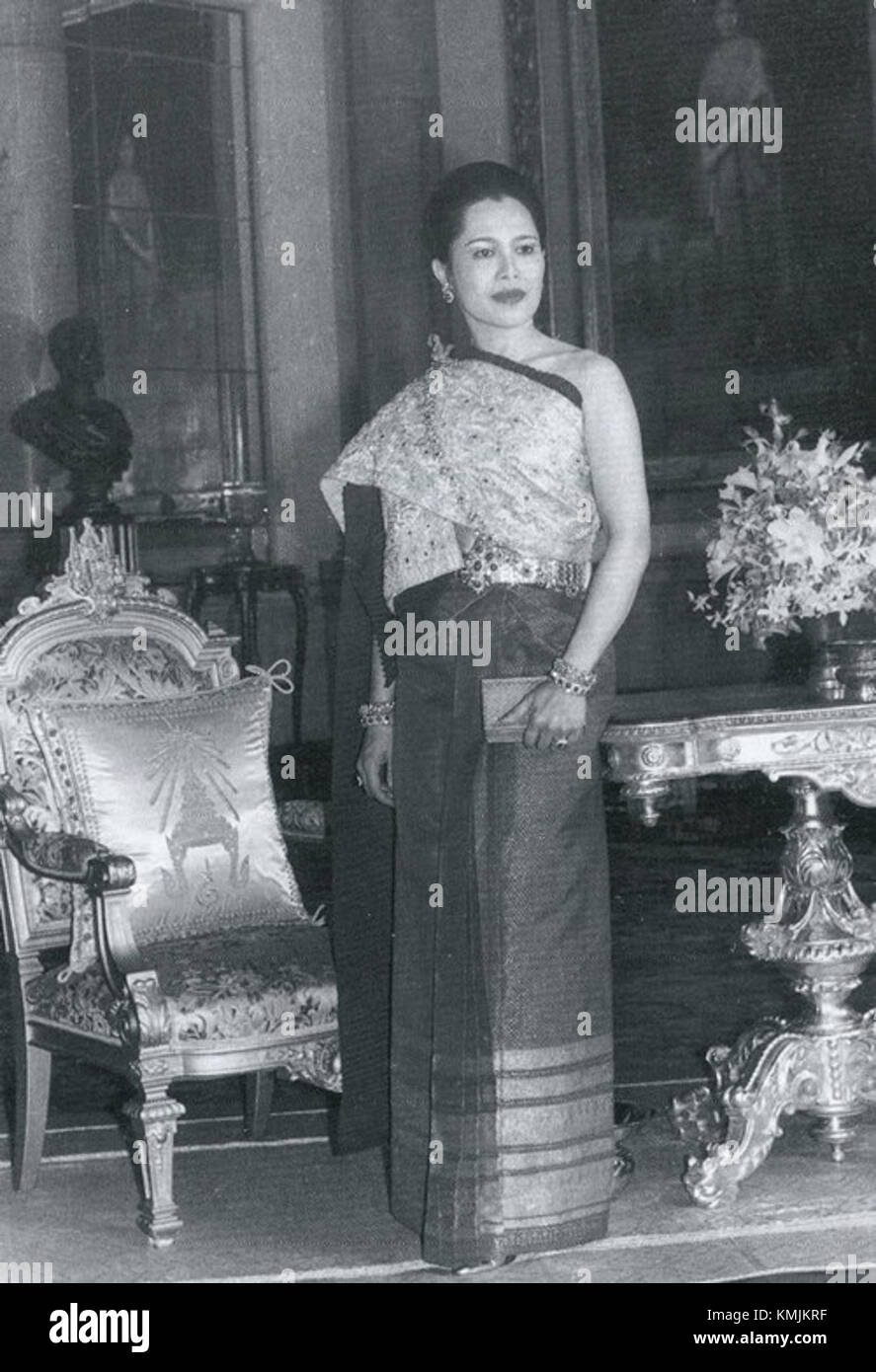 Queen sirikit hi-res stock photography and images - Alamy