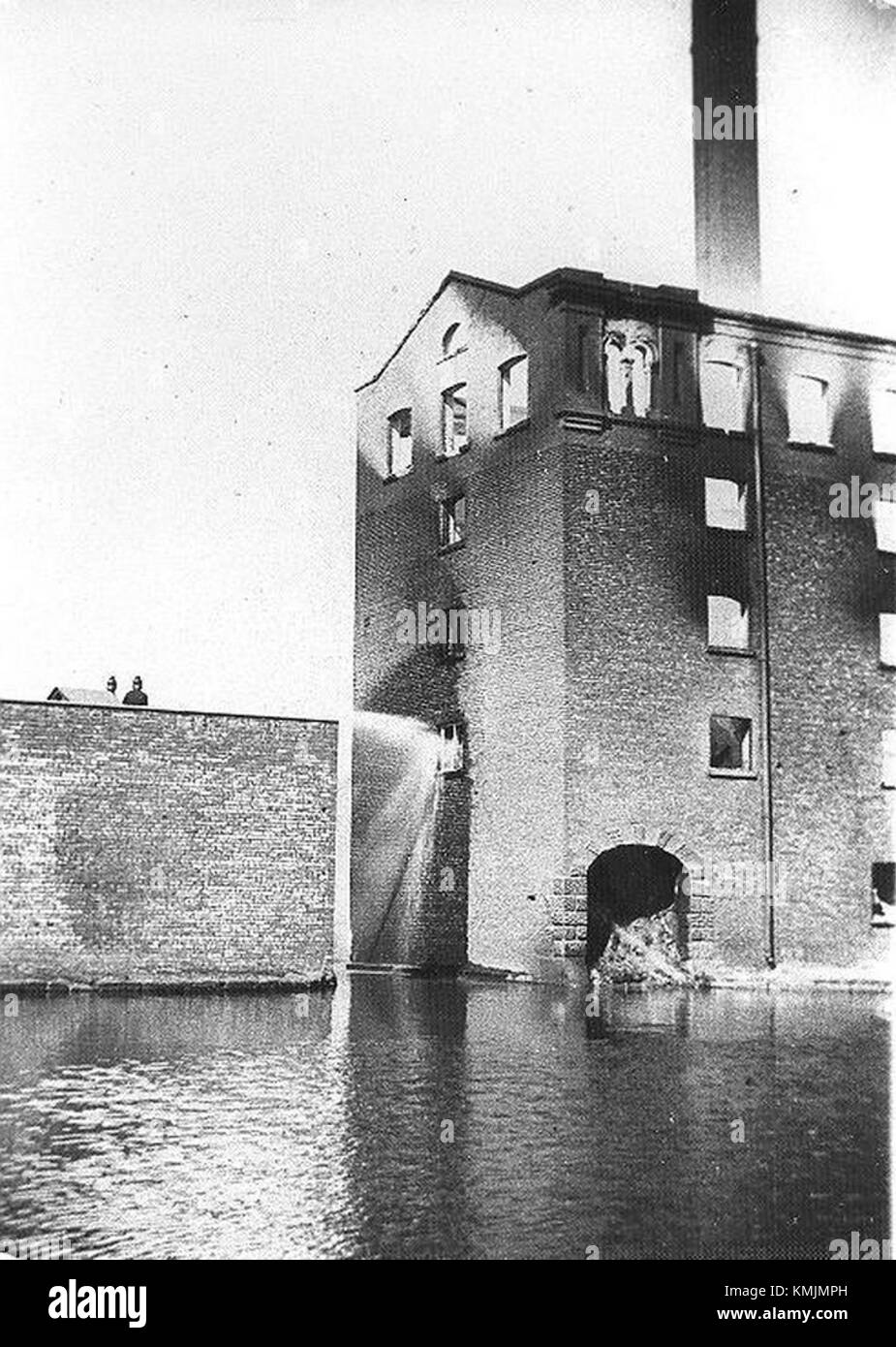 Albion Mill fire, Stockport 1893 (3 Stock Photo - Alamy